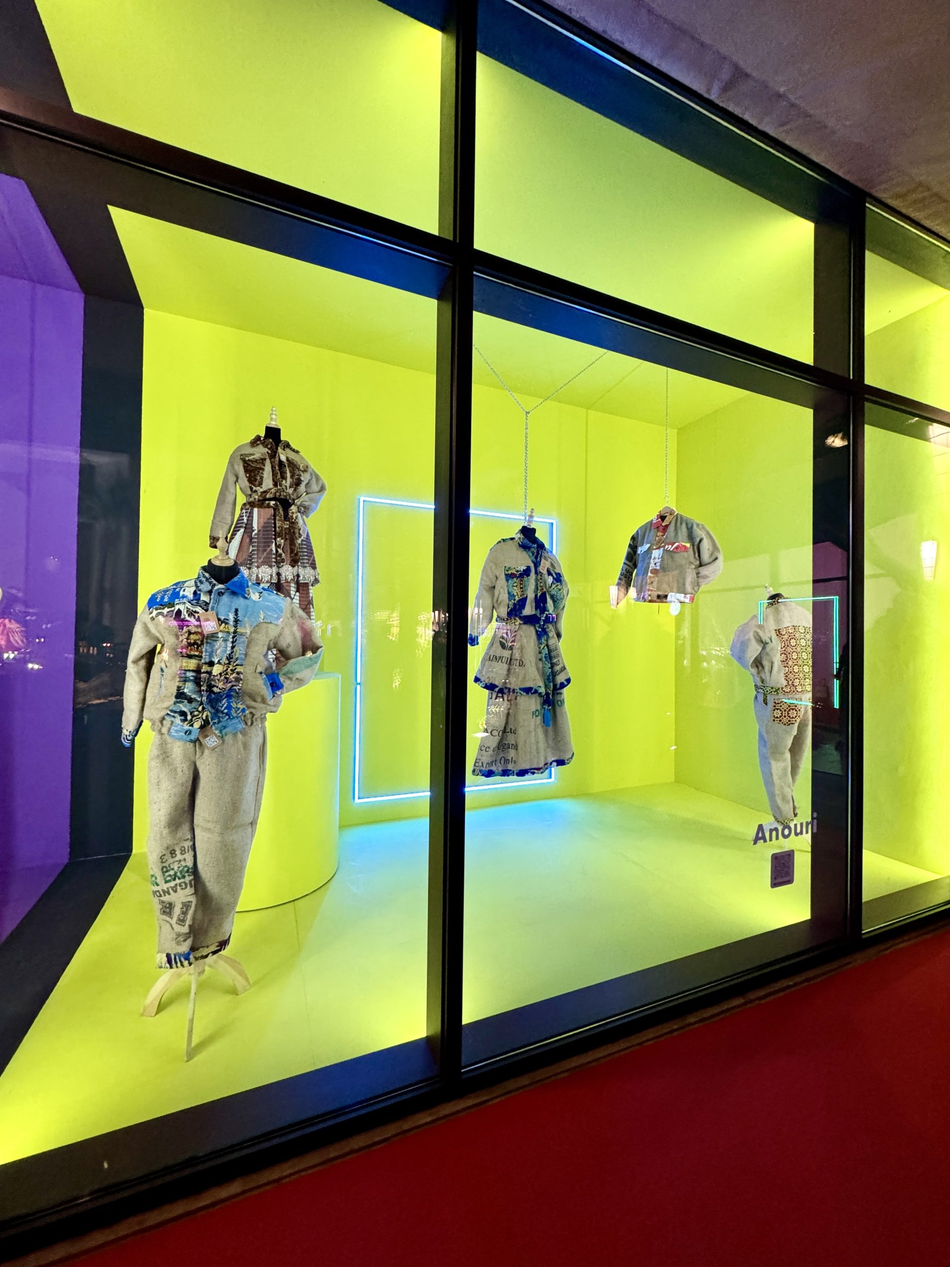 La M Avenue inaugure des vitrines dédiées aux grands créateurs ...